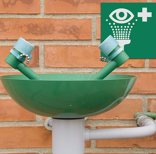 BGHM Lernportal: Erste Hilfe nach Kontakt mit Gefahrstoffen